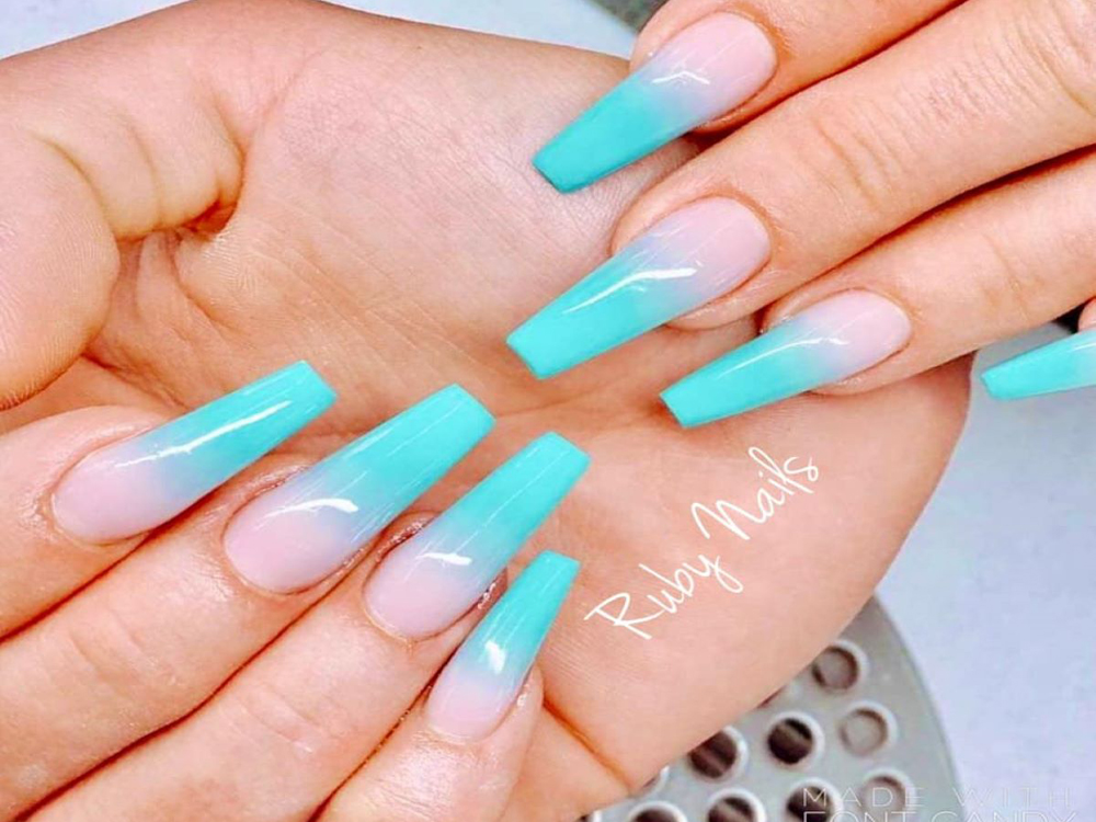 Rubin Nagelmaniküre und Wimpernverlängerung in Laatzen